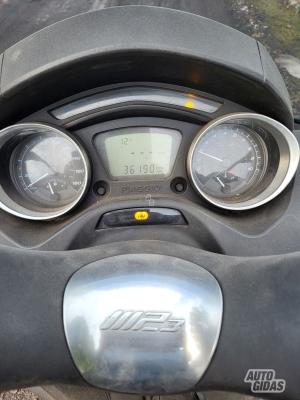 Black Piaggio MP3 2020 in Klaipeda, with an engine capacity of 0.30 L and mileage of 0 thousand km for 3150 €, photo 4 on AUTOMOTO.COM.LV