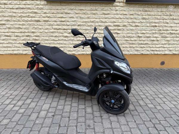 Melns Piaggio MP3 2023 Tauragė, ar dzinēja tilpumu 0.28 L un nobraukumu 7 tūkst. km par 4100 €, foto 1 vietnē AUTOMOTO.COM.LV