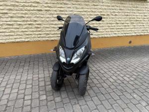 Melns Piaggio MP3 2023 Tauragė, ar dzinēja tilpumu 0.28 L un nobraukumu 7 tūkst. km par 4100 €, foto 3 vietnē AUTOMOTO.COM.LV