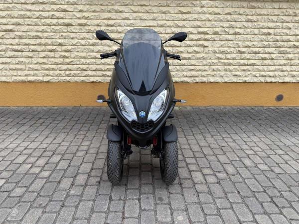 Melns Piaggio MP3 2023 Tauragė, ar dzinēja tilpumu 0.28 L un nobraukumu 7 tūkst. km par 4100 €, foto 5 vietnē AUTOMOTO.COM.LV