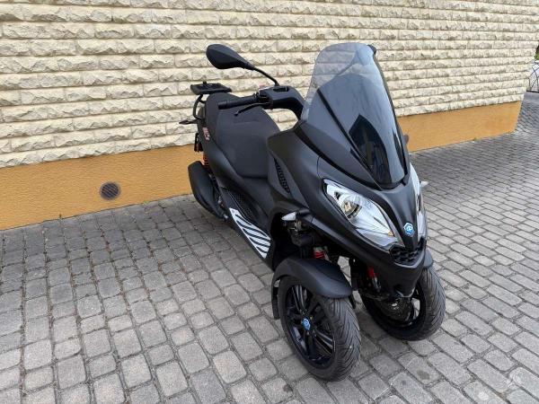 Melns Piaggio MP3 2023 Tauragė, ar dzinēja tilpumu 0.28 L un nobraukumu 7 tūkst. km par 4100 €, foto 11 vietnē AUTOMOTO.COM.LV