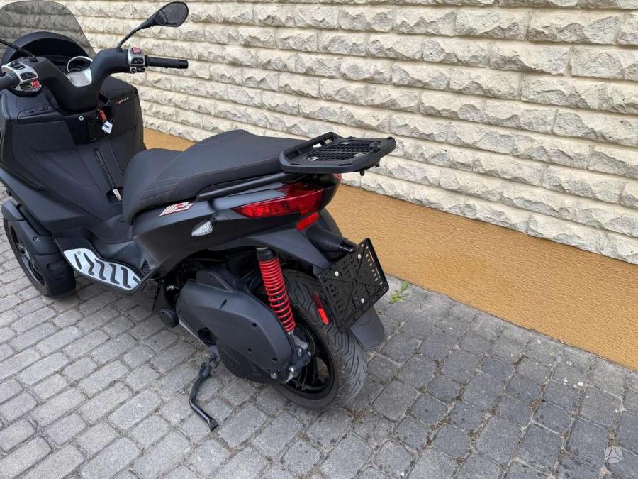 Melns Piaggio MP3 2023 Tauragė, ar dzinēja tilpumu 0.28 L un nobraukumu 7 tūkst. km par 4100 €, foto 14 vietnē AUTOMOTO.COM.LV