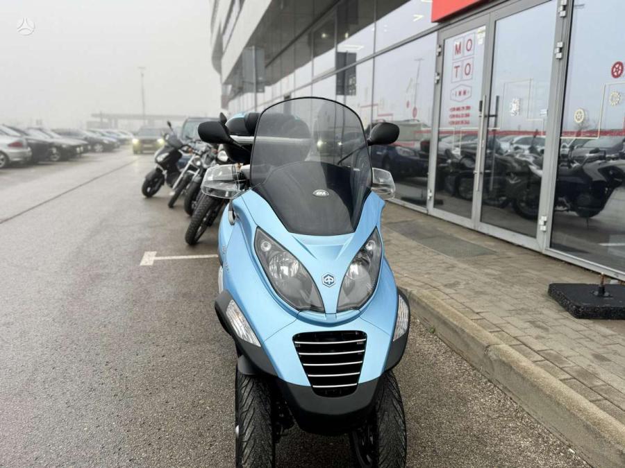 Zils Piaggio MP3 2007 Viļņa, ar dzinēja tilpumu 0.25 L un nobraukumu 19 tūkst. km par 2199 €, foto 14 vietnē AUTOMOTO.COM.LV