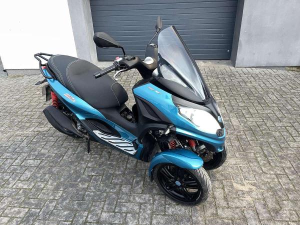 Zils Piaggio MP3 2020 Šilalė, ar dzinēja tilpumu 0.30 L un nobraukumu 9 tūkst. km par 3200 €, foto 1 vietnē AUTOMOTO.COM.LV
