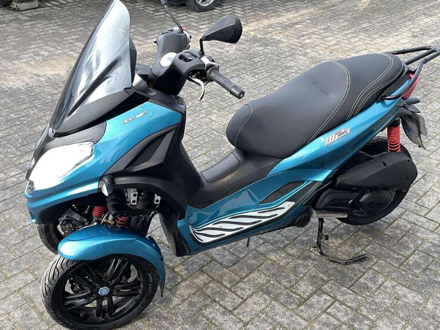 Zils Piaggio MP3 2020 Šilalė, ar dzinēja tilpumu 0.30 L un nobraukumu 9 tūkst. km par 3200 €, foto 3 vietnē AUTOMOTO.COM.LV