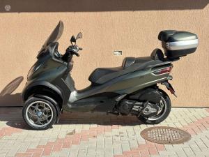Green Piaggio MP3 2017 in Taurage, with an engine capacity of 0.50 L and mileage of 15 thousand km for 3300 €, photo 5 on AUTOMOTO.COM.LV