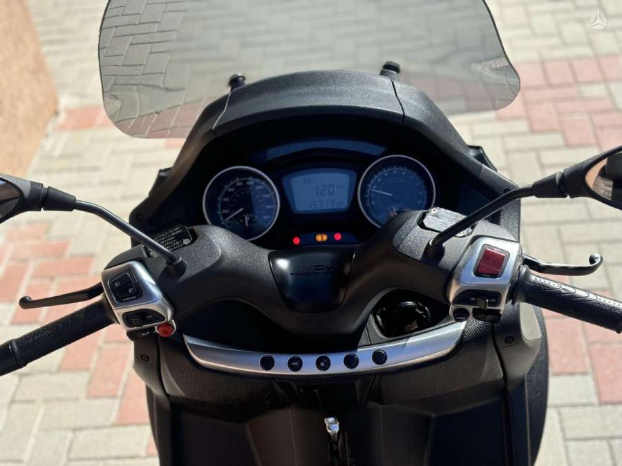 Green Piaggio MP3 2017 in Taurage, with an engine capacity of 0.50 L and mileage of 15 thousand km for 3300 €, photo 17 on AUTOMOTO.COM.LV