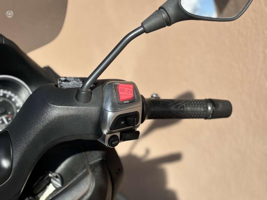 Green Piaggio MP3 2017 in Taurage, with an engine capacity of 0.50 L and mileage of 15 thousand km for 3200 €, photo 19 on AUTOMOTO.COM.LV