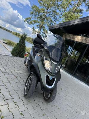 Green Piaggio MP3 2018 in Vilnius, with an engine capacity of 0.50 L and mileage of 14 thousand km for 4950 €, photo 3 on AUTOMOTO.COM.LV