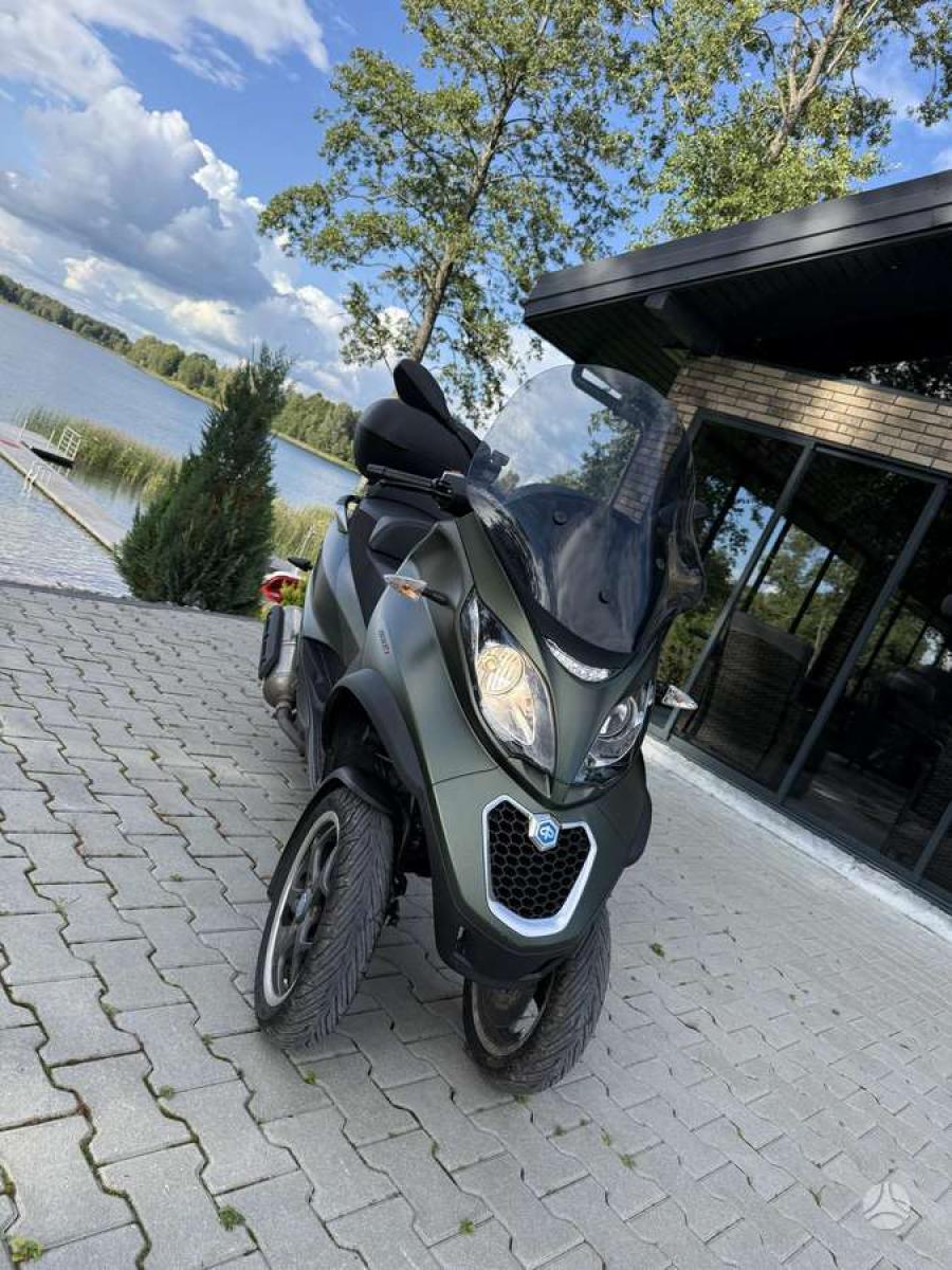 Green Piaggio MP3 2018 in Vilnius, with an engine capacity of 0.50 L and mileage of 14 thousand km for 4950 €, photo 3 on AUTOMOTO.COM.LV