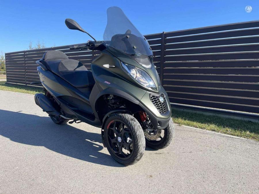 Green Piaggio MP3 2019 in Taurage, with an engine capacity of 0.35 L and mileage of 22 thousand km for 4100 €, photo 2 on AUTOMOTO.COM.LV