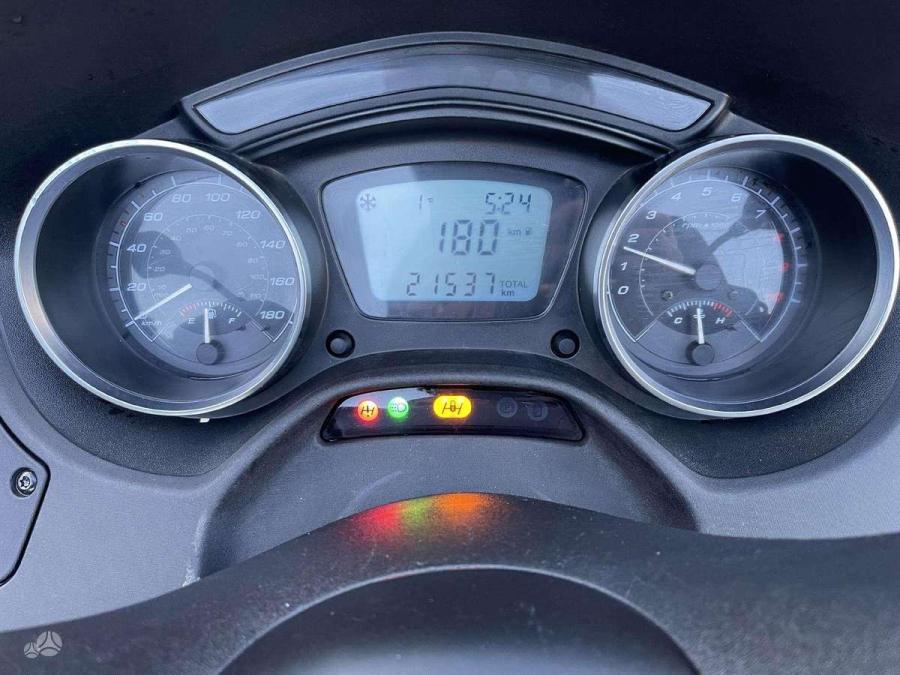 Zaļš Piaggio MP3 2020 Tauragė, ar dzinēja tilpumu 0.35 L un nobraukumu 22 tūkst. km par 4300 €, foto 12 vietnē AUTOMOTO.COM.LV