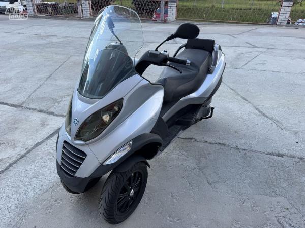 Grey Piaggio MP3 2007 in Kaunas, with an engine capacity of 0.25 L and mileage of 18 thousand km for 900 €, photo 3 on AUTOMOTO.COM.LV