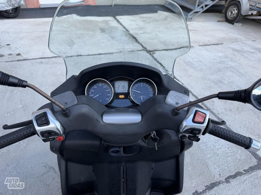 Grey Piaggio MP3 2007 in Kaunas, with an engine capacity of 0.25 L and mileage of 18 thousand km for 900 €, photo 6 on AUTOMOTO.COM.LV
