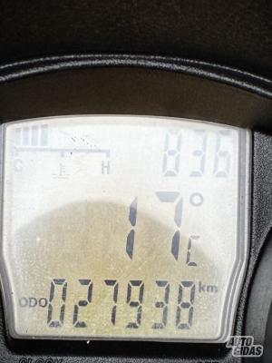 Pelēks Piaggio MP3 2009 Ariogala, ar dzinēja tilpumu 0.40 L un nobraukumu 28 tūkst. km par 1850 €, foto 16 vietnē AUTOMOTO.COM.LV