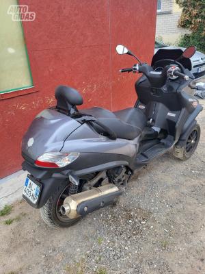 Серый Piaggio MP3 2009 в Клайпеда, объемом двигателя 0.40 л и пробегом 35 тыс. км за 1500 €, фото 4 на AUTOMOTO.COM.LV
