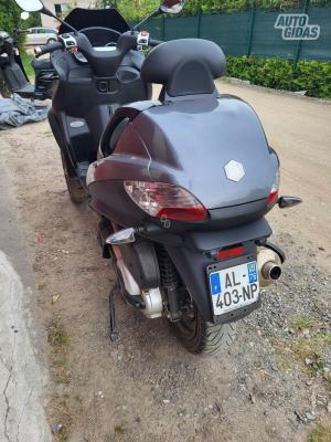 Серый Piaggio MP3 2009 в Клайпеда, объемом двигателя 0.40 л и пробегом 35 тыс. км за 1500 €, фото 5 на AUTOMOTO.COM.LV