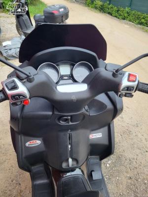 Серый Piaggio MP3 2009 в Клайпеда, объемом двигателя 0.40 л и пробегом 35 тыс. км за 1500 €, фото 6 на AUTOMOTO.COM.LV