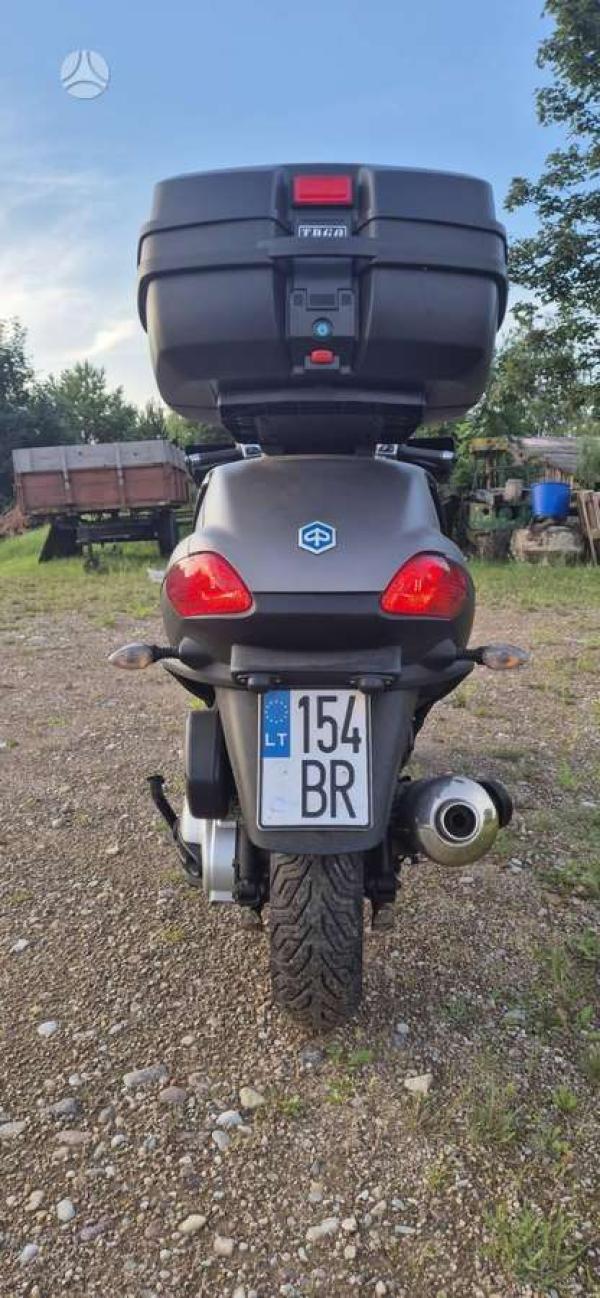 Серый Piaggio MP3 2011 в Утена, объемом двигателя 0.40 л и пробегом 46 тыс. км за 2200 €, фото 4 на AUTOMOTO.COM.LV