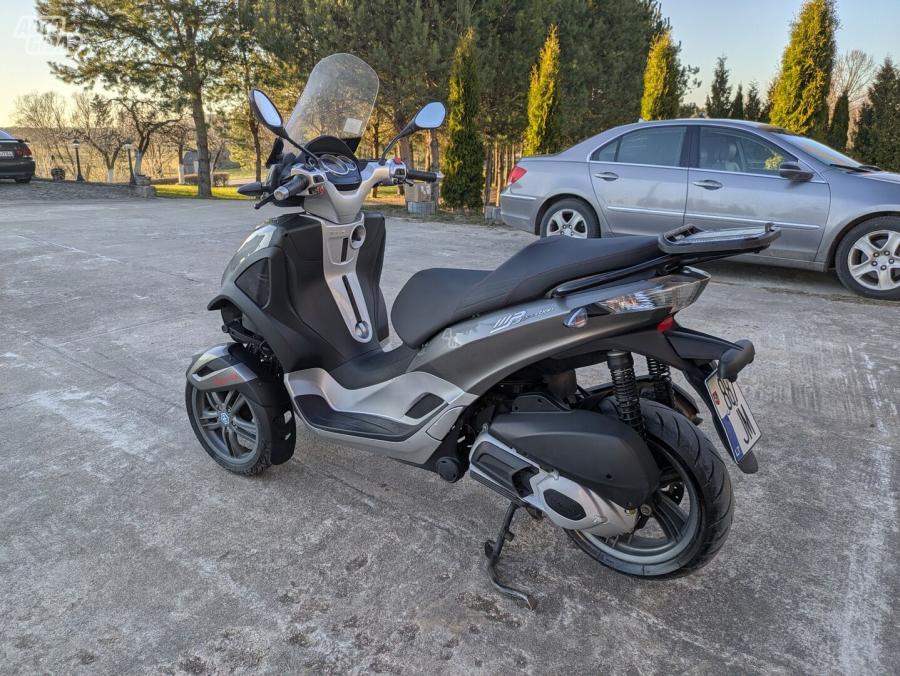 Pelēks Piaggio MP3 2013 Telšiai, ar dzinēja tilpumu 0.30 L un nobraukumu 27 tūkst. km par 2350 €, foto 5 vietnē AUTOMOTO.COM.LV