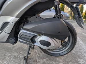 Pelēks Piaggio MP3 2013 Telšiai, ar dzinēja tilpumu 0.30 L un nobraukumu 27 tūkst. km par 2350 €, foto 10 vietnē AUTOMOTO.COM.LV
