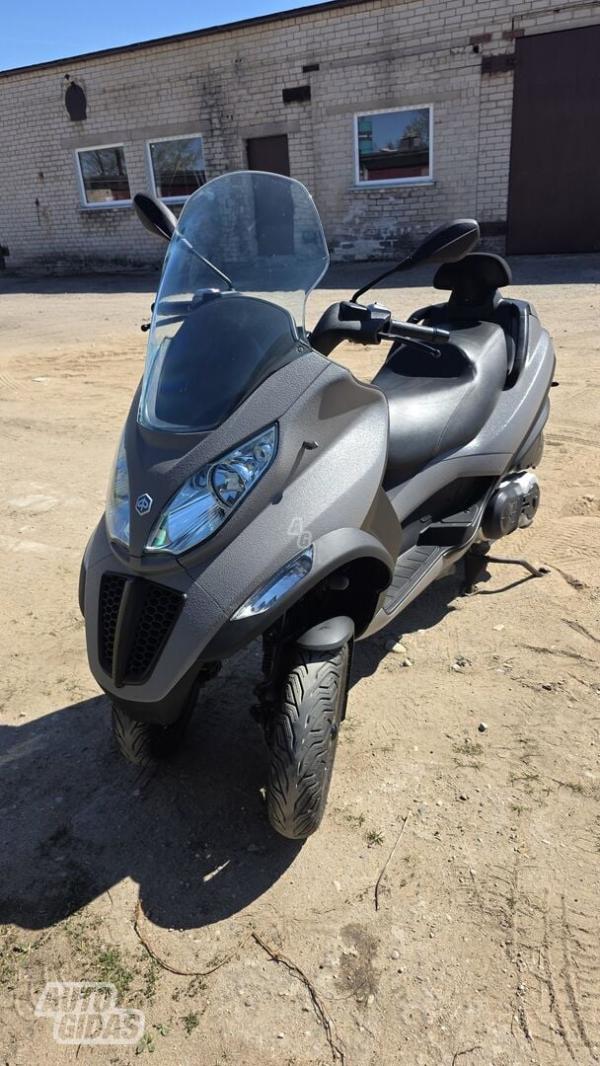 Pelēks Piaggio MP3 2013 Rietavas, ar dzinēja tilpumu 0.50 L un nobraukumu 39 tūkst. km par 3450 €, foto 1 vietnē AUTOMOTO.COM.LV