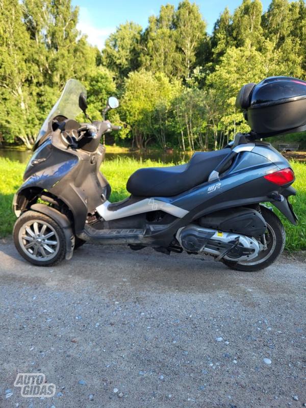 Pelēks Piaggio MP3 2014 Klaipėda, ar dzinēja tilpumu 0.50 L un nobraukumu 34 tūkst. km par 1300 €, foto 5 vietnē AUTOMOTO.COM.LV