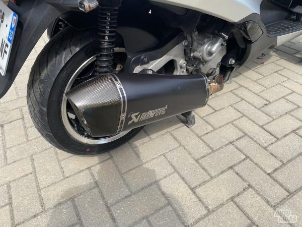 Pelēks Piaggio MP3 2015 Kauņa, ar dzinēja tilpumu 0.50 L un nobraukumu 8 tūkst. km par 3499 €, foto 5 vietnē AUTOMOTO.COM.LV