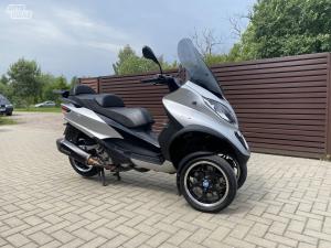 Grey Piaggio MP3 2015 in Kaunas, with an engine capacity of 0.50 L and mileage of 8 thousand km for 3499 €, photo 10 on AUTOMOTO.COM.LV