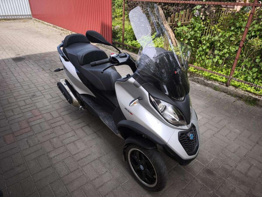Grey Piaggio MP3 2015 in Kaunas, with an engine capacity of 0.50 L and mileage of 27 thousand km for 3900 €, photo 3 on AUTOMOTO.COM.LV