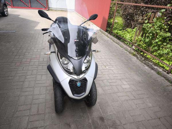 Pelēks Piaggio MP3 2015 Kauņa, ar dzinēja tilpumu 0.50 L un nobraukumu 27 tūkst. km par 3900 €, foto 3 vietnē AUTOMOTO.COM.LV
