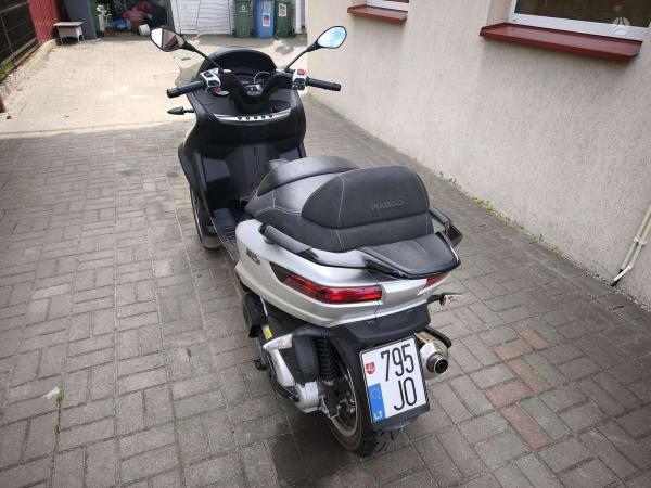 Pelēks Piaggio MP3 2015 Kauņa, ar dzinēja tilpumu 0.50 L un nobraukumu 27 tūkst. km par 3900 €, foto 5 vietnē AUTOMOTO.COM.LV