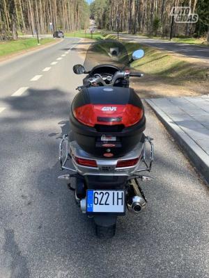 Pelēks Piaggio MP3 2016 Viļņa, ar dzinēja tilpumu 0.50 L un nobraukumu 37 tūkst. km par 4300 €, foto 5 vietnē AUTOMOTO.COM.LV