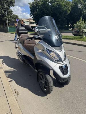 Grey Piaggio MP3 2017 in Vilnius, with an engine capacity of 0.50 L and mileage of 39 thousand km for 3950 €, photo 3 on AUTOMOTO.COM.LV