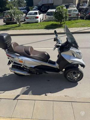 Grey Piaggio MP3 2017 in Vilnius, with an engine capacity of 0.50 L and mileage of 39 thousand km for 3950 €, photo 4 on AUTOMOTO.COM.LV