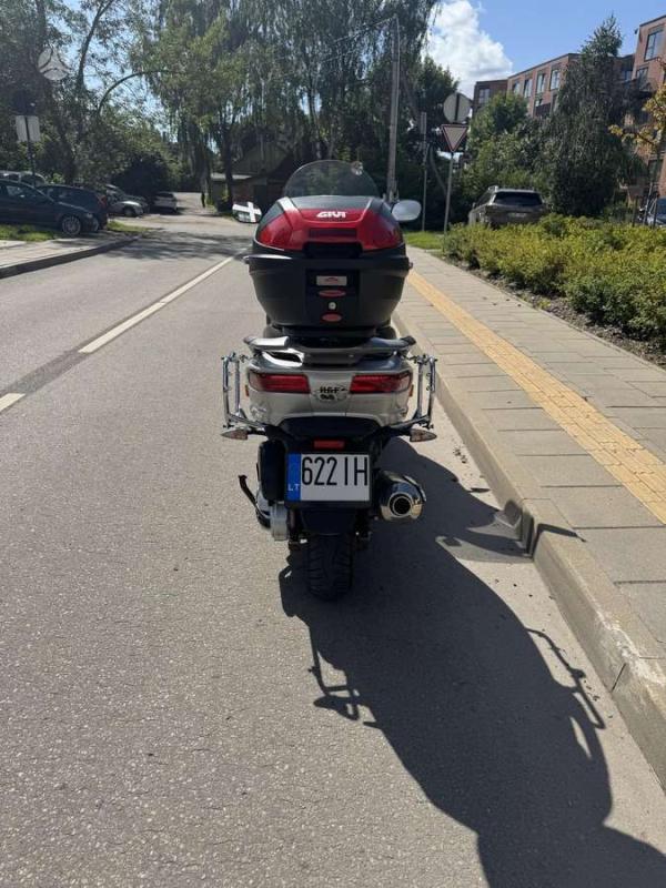Pelēks Piaggio MP3 2017 Viļņa, ar dzinēja tilpumu 0.50 L un nobraukumu 39 tūkst. km par 3950 €, foto 4 vietnē AUTOMOTO.COM.LV