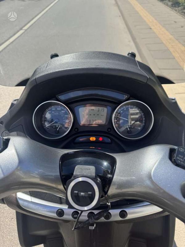 Pelēks Piaggio MP3 2017 Viļņa, ar dzinēja tilpumu 0.50 L un nobraukumu 39 tūkst. km par 3950 €, foto 7 vietnē AUTOMOTO.COM.LV