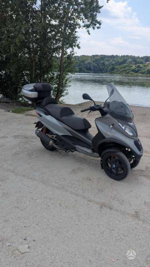 Grey Piaggio MP3 2018 in Kaunas, with an engine capacity of 0.50 L and mileage of 7 thousand km for 5000 €, photo 3 on AUTOMOTO.COM.LV