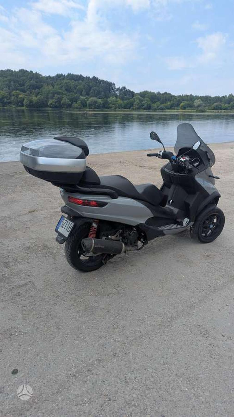Grey Piaggio MP3 2018 in Kaunas, with an engine capacity of 0.50 L and mileage of 7 thousand km for 5000 €, photo 6 on AUTOMOTO.COM.LV