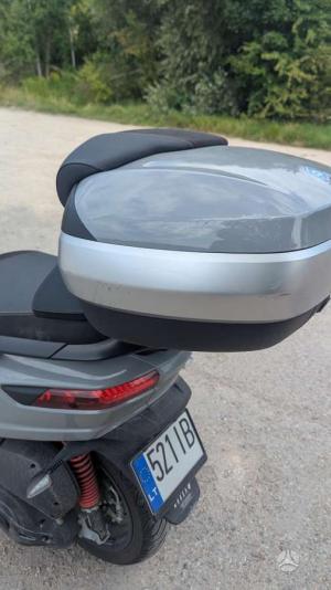 Grey Piaggio MP3 2018 in Kaunas, with an engine capacity of 0.50 L and mileage of 7 thousand km for 5000 €, photo 9 on AUTOMOTO.COM.LV