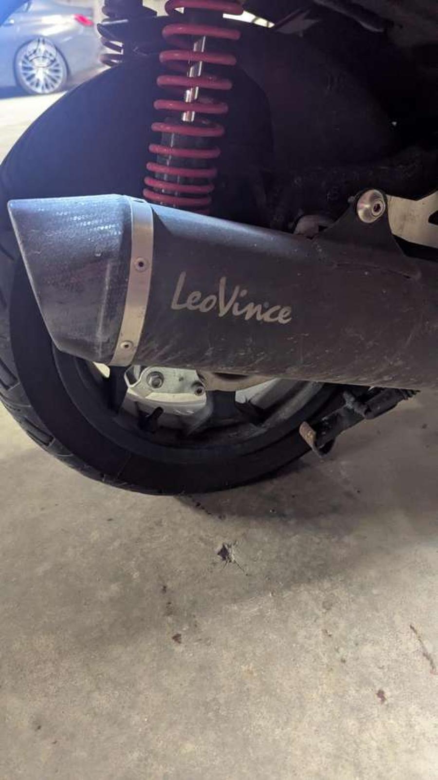 Grey Piaggio MP3 2018 in Kaunas, with an engine capacity of 0.50 L and mileage of 7 thousand km for 5000 €, photo 10 on AUTOMOTO.COM.LV
