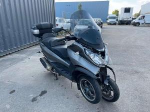 Pelēks Piaggio MP3 2018 Klaipėda, ar dzinēja tilpumu 0.50 L un nobraukumu 4 tūkst. km par 1950 €, foto  vietnē AUTOMOTO.COM.LV