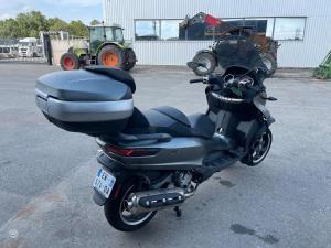 Grey Piaggio MP3 2018 in Klaipeda, with an engine capacity of 0.50 L and mileage of 4 thousand km for 1950 €, photo 3 on AUTOMOTO.COM.LV