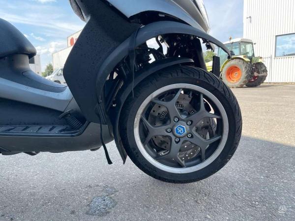 Grey Piaggio MP3 2018 in Klaipeda, with an engine capacity of 0.50 L and mileage of 4 thousand km for 1950 €, photo 10 on AUTOMOTO.COM.LV