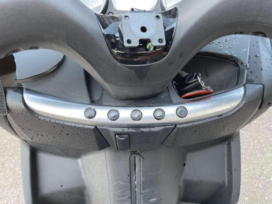 Grey Piaggio MP3 2018 in Klaipeda, with an engine capacity of 0.50 L and mileage of 4 thousand km for 1950 €, photo 12 on AUTOMOTO.COM.LV