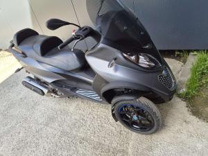 Grey Piaggio MP3 2018 in Vilnius, with an engine capacity of 0.50 L and mileage of 26 thousand km for 3850 €, photo 3 on AUTOMOTO.COM.LV