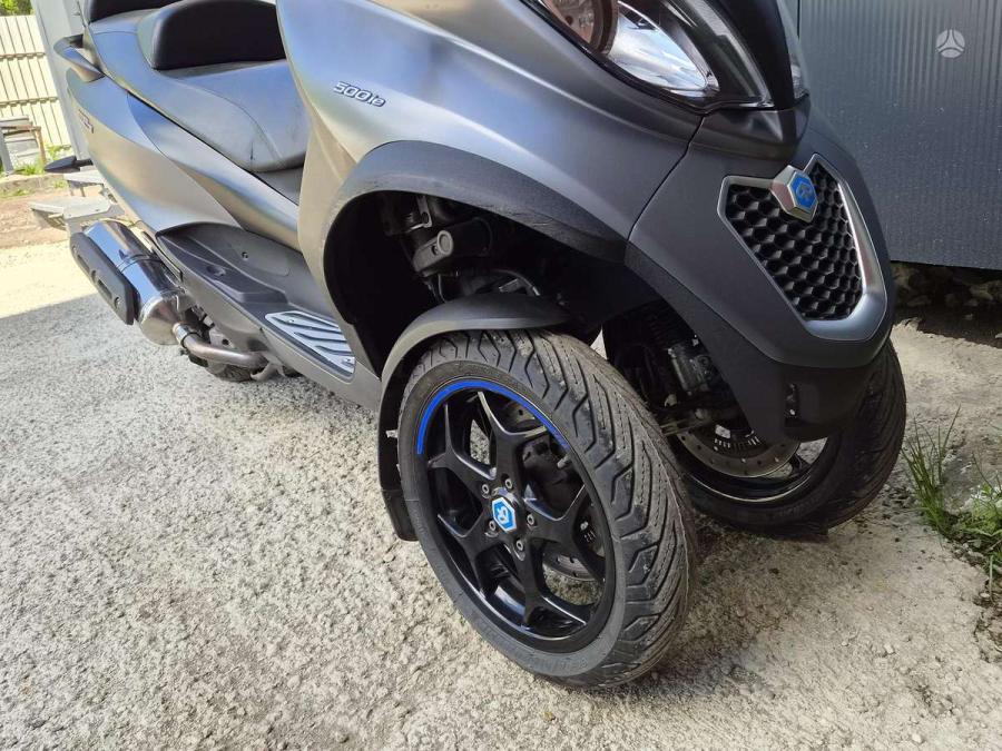 Grey Piaggio MP3 2018 in Vilnius, with an engine capacity of 0.50 L and mileage of 26 thousand km for 3850 €, photo 4 on AUTOMOTO.COM.LV