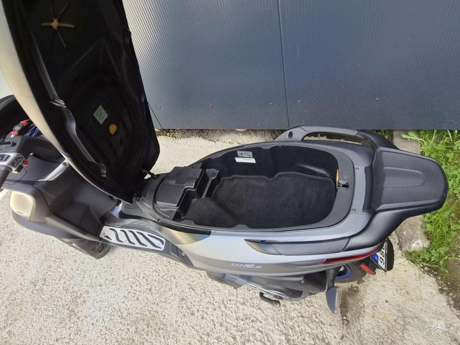 Grey Piaggio MP3 2018 in Vilnius, with an engine capacity of 0.50 L and mileage of 26 thousand km for 3850 €, photo 15 on AUTOMOTO.COM.LV