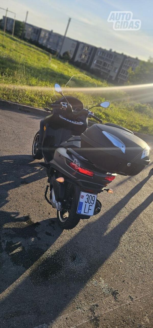 Серый Piaggio MP3 2019 в Каунас, объемом двигателя 0.30 л и пробегом 18 тыс. км за 2850 €, фото 1 на AUTOMOTO.COM.LV
