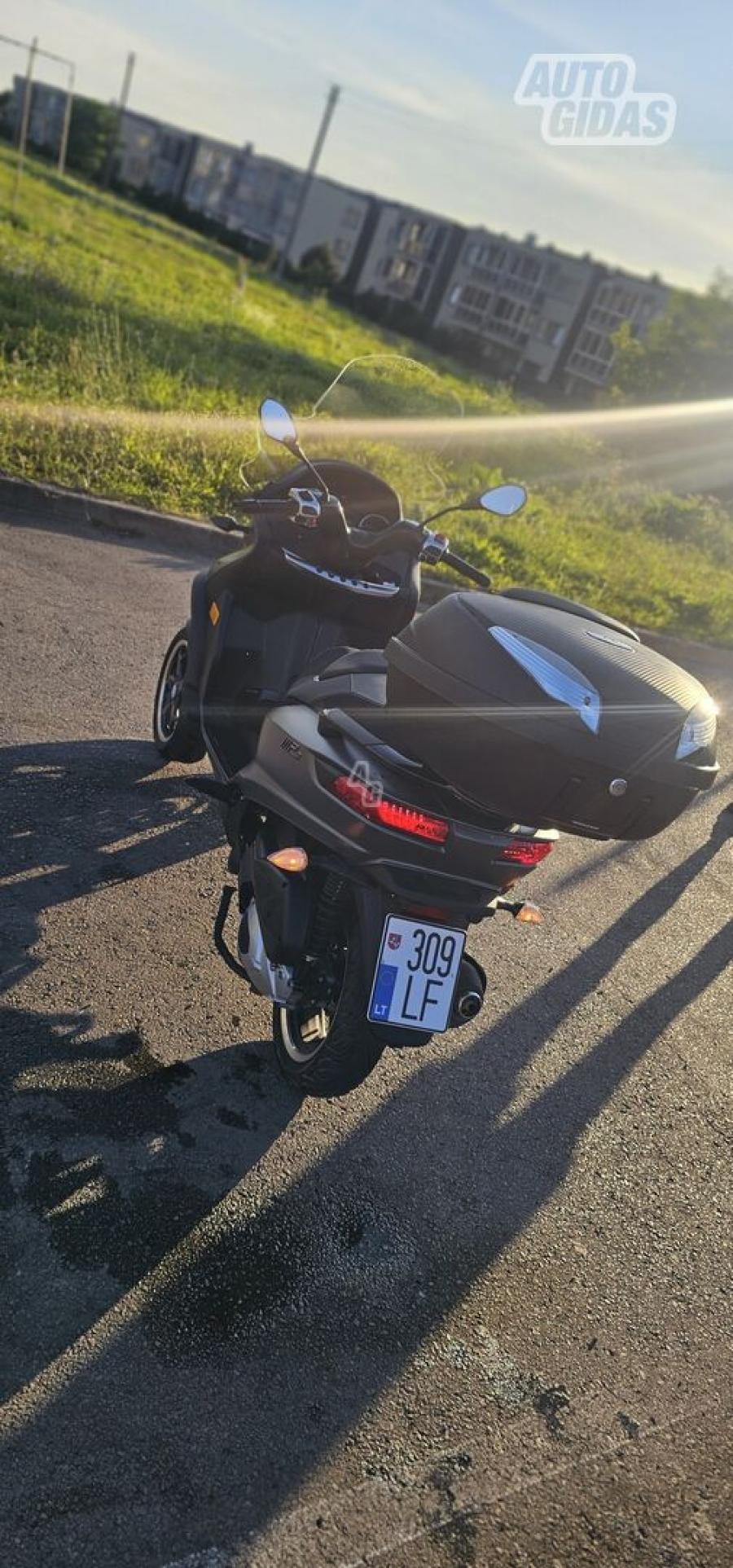 Серый Piaggio MP3 2019 в Каунас, объемом двигателя 0.30 л и пробегом 18 тыс. км за 2850 €, фото 1 на AUTOMOTO.COM.LV